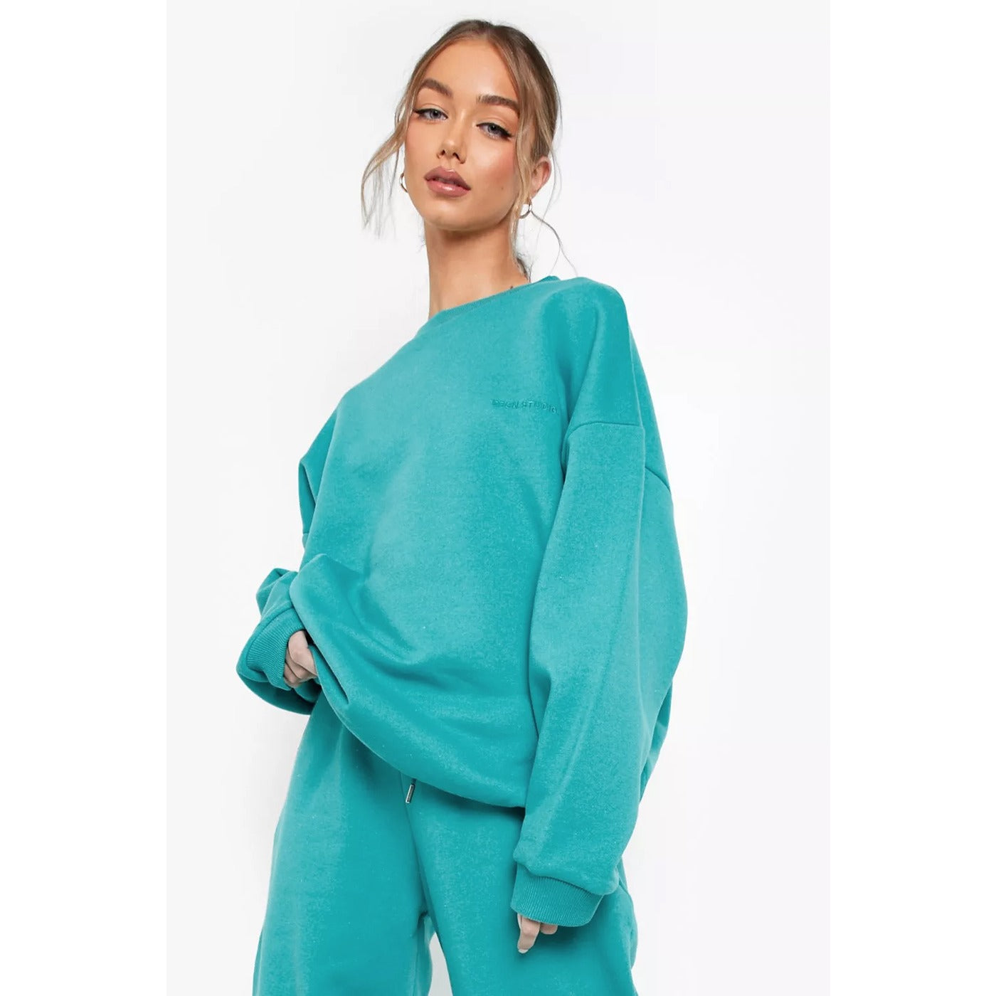DSGN STUDIO Logo Green Sweatshirt – Montivo
