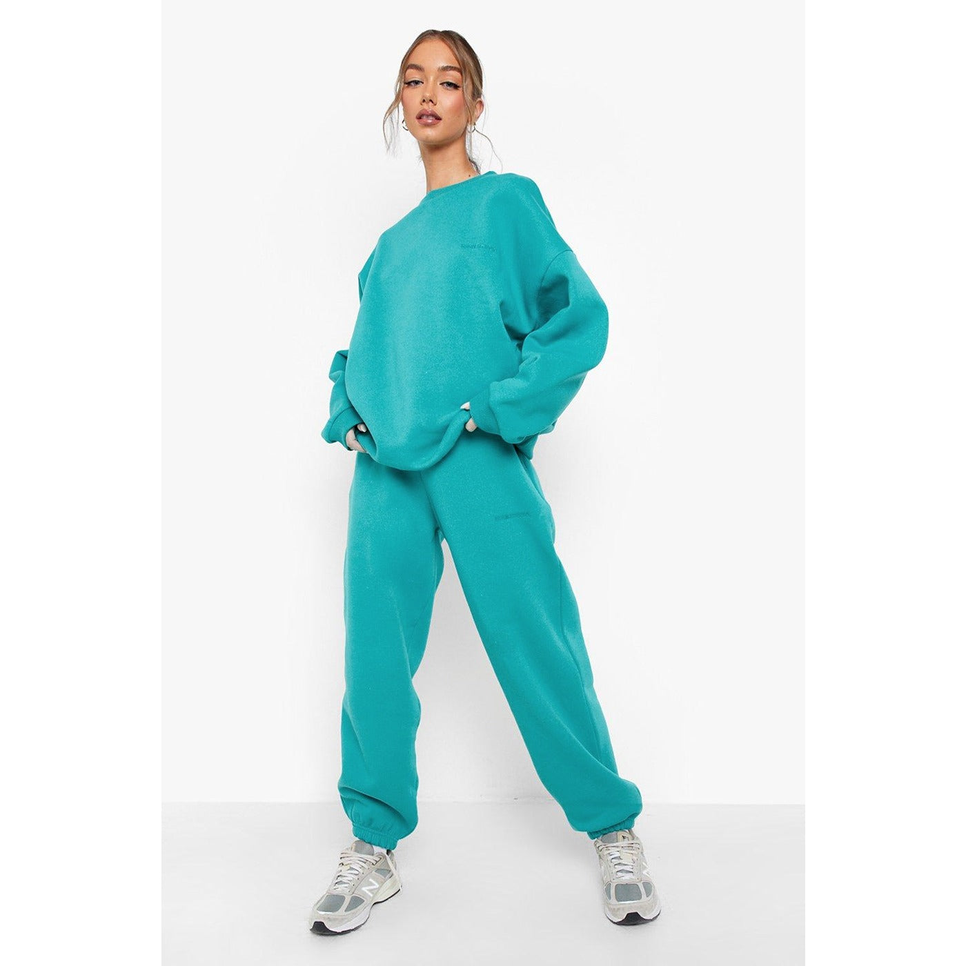 DSGN STUDIO Logo Green Sweatshirt – Montivo